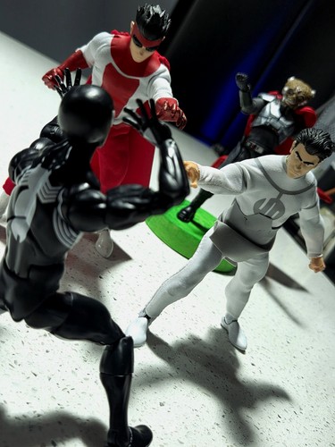 OmniMark and Viltrumite Mark Variants 1:12 Custom Figure 2 Pack | eBay