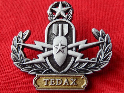 BOLIVIA - BOMB TECHNICIAN SPECIAL training Bolivian POLICIA Badge ...