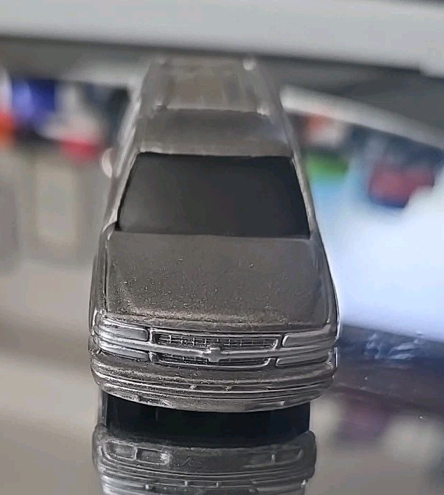 Slammed 2001 01 Chevrolet Suburban SUV in 1/64 Scale Limited Edition H9 ...