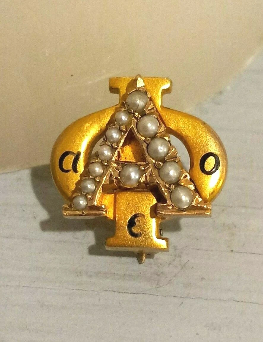Alpha Phi Badge