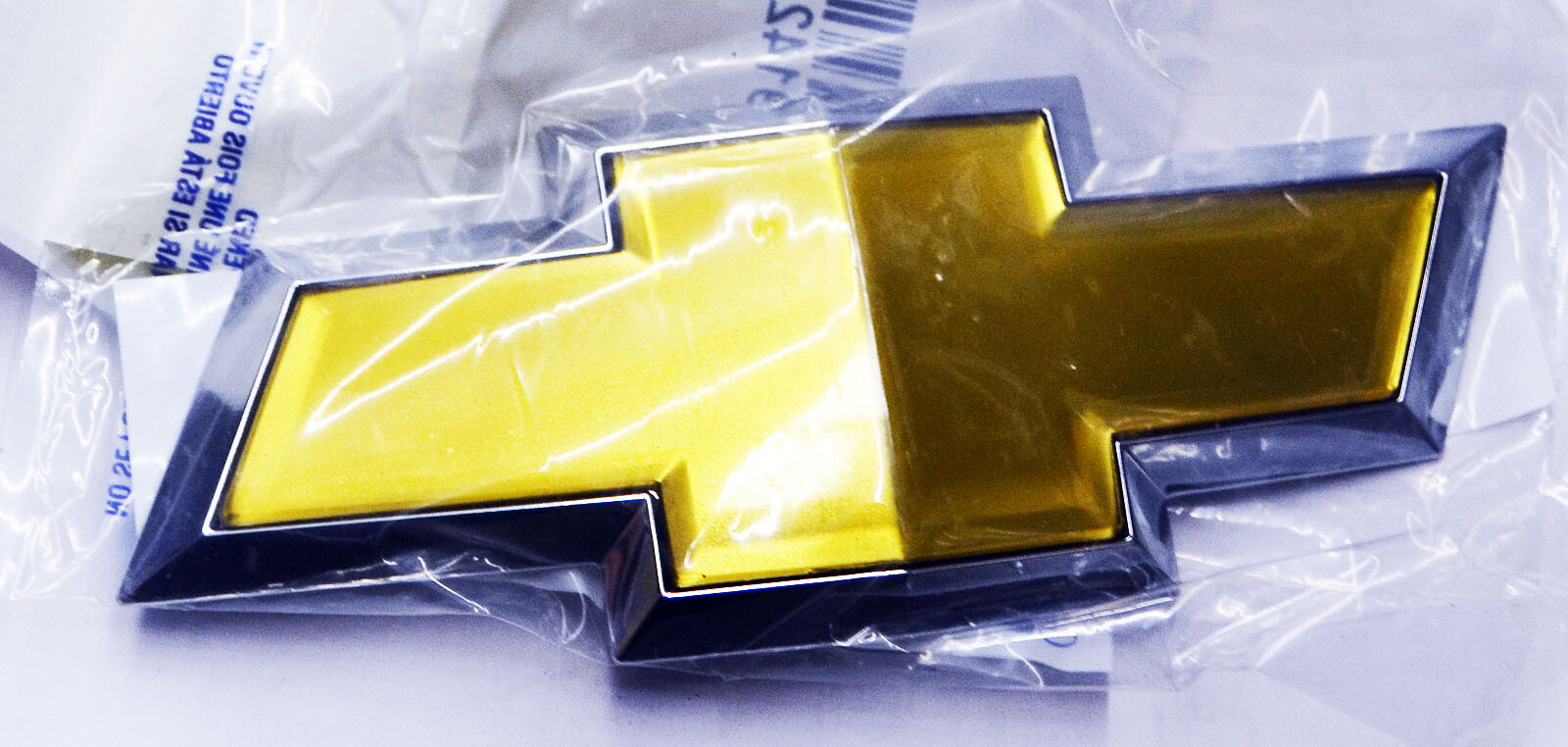 GM OEM 08-15 Captiva Sport Front Bumper Grille Bumper Components-Emblem ...