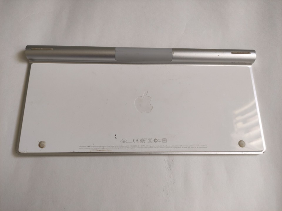 Apple A1314 Wireless Keyboard - White | eBay