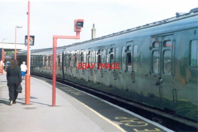 PHOTO 1994 LEWISHAM THIS TRAIN WAS COMPRISED OF 2 SETS OF VEHICLES EACH ...