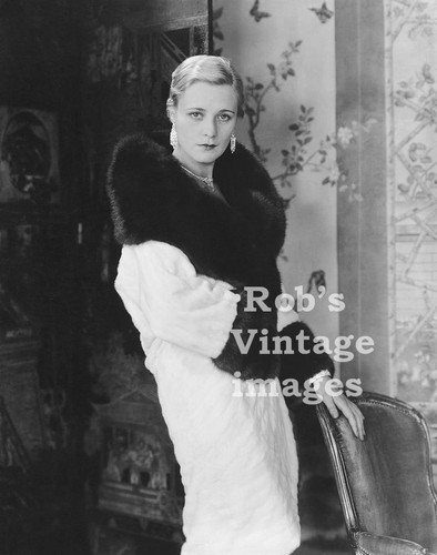 New York City Photo Flapper Muriel Finley in Fur Ziegfeld Follies 1920s ...