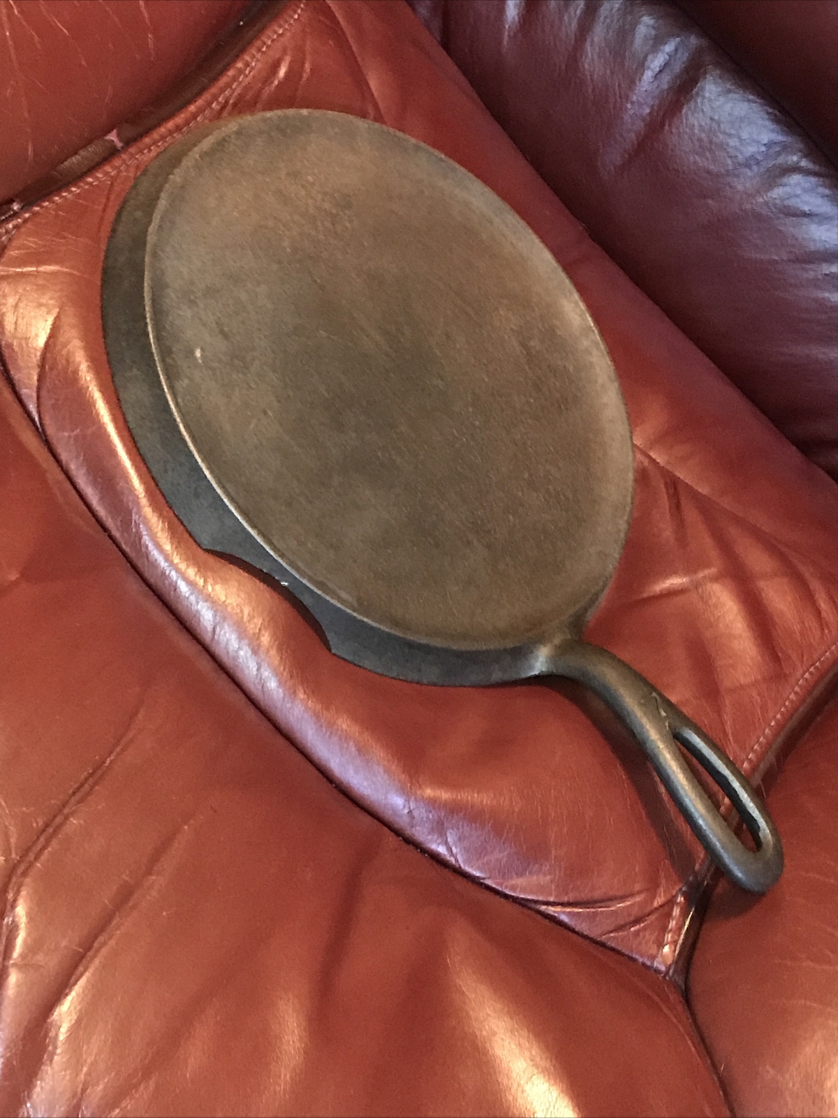 GRISWOLD CAST IRON #7 GRIDDLE 607 LARGE BLOCK LOGO - Chunk Missing On ...