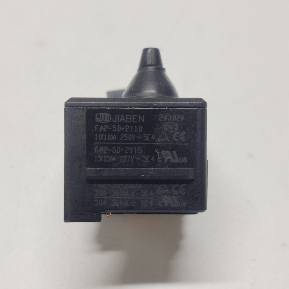 1PC Replacement For R139 8(8)A 250VAC 5E4 Marquardt 1246 Pushbutton ...