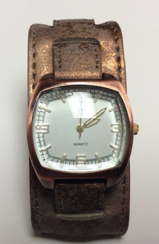 New old stock JJ womens watch,nice bold leather strap,very nice model ...