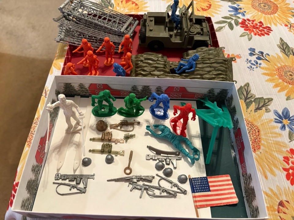 MPC Multiple Toy Makers Space Men Army Men Missile Parts Lot | eBay