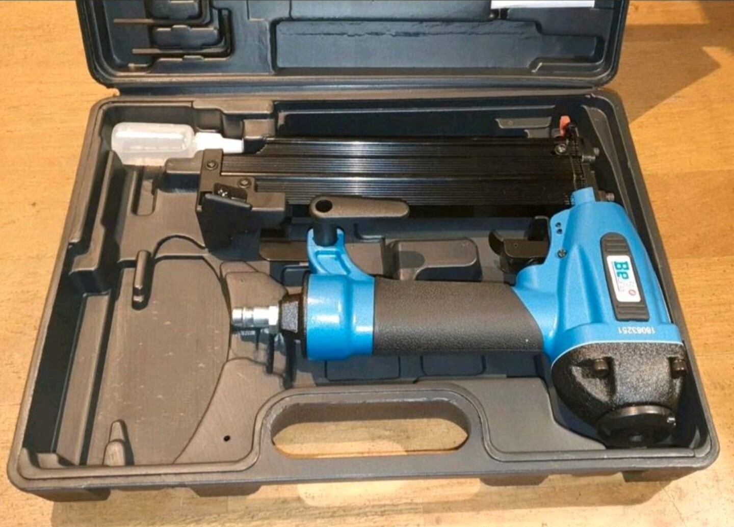 BeA SK240-225C Druckluft TACKER Brandneu