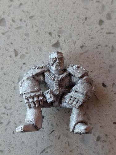 Warhammer 40k 4104 Imperial Commander Marneus Calgar on Throne Rogue ...