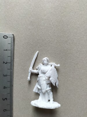 Trista, the White Wolf Human Paladin 77094 / REAPER BONES MINIATURE ...