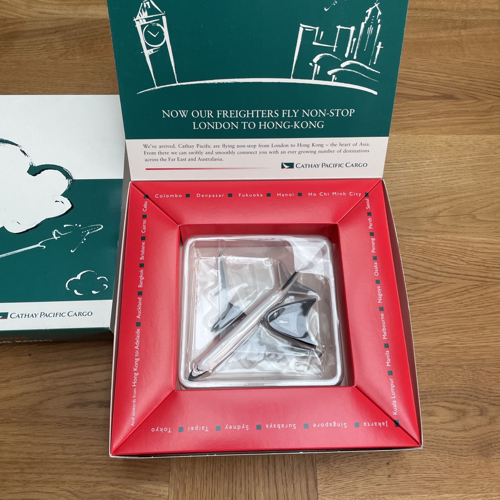 1:500 Herpa Wings Cathay Pacific Cargo 747-400F Boxed Sealed | eBay