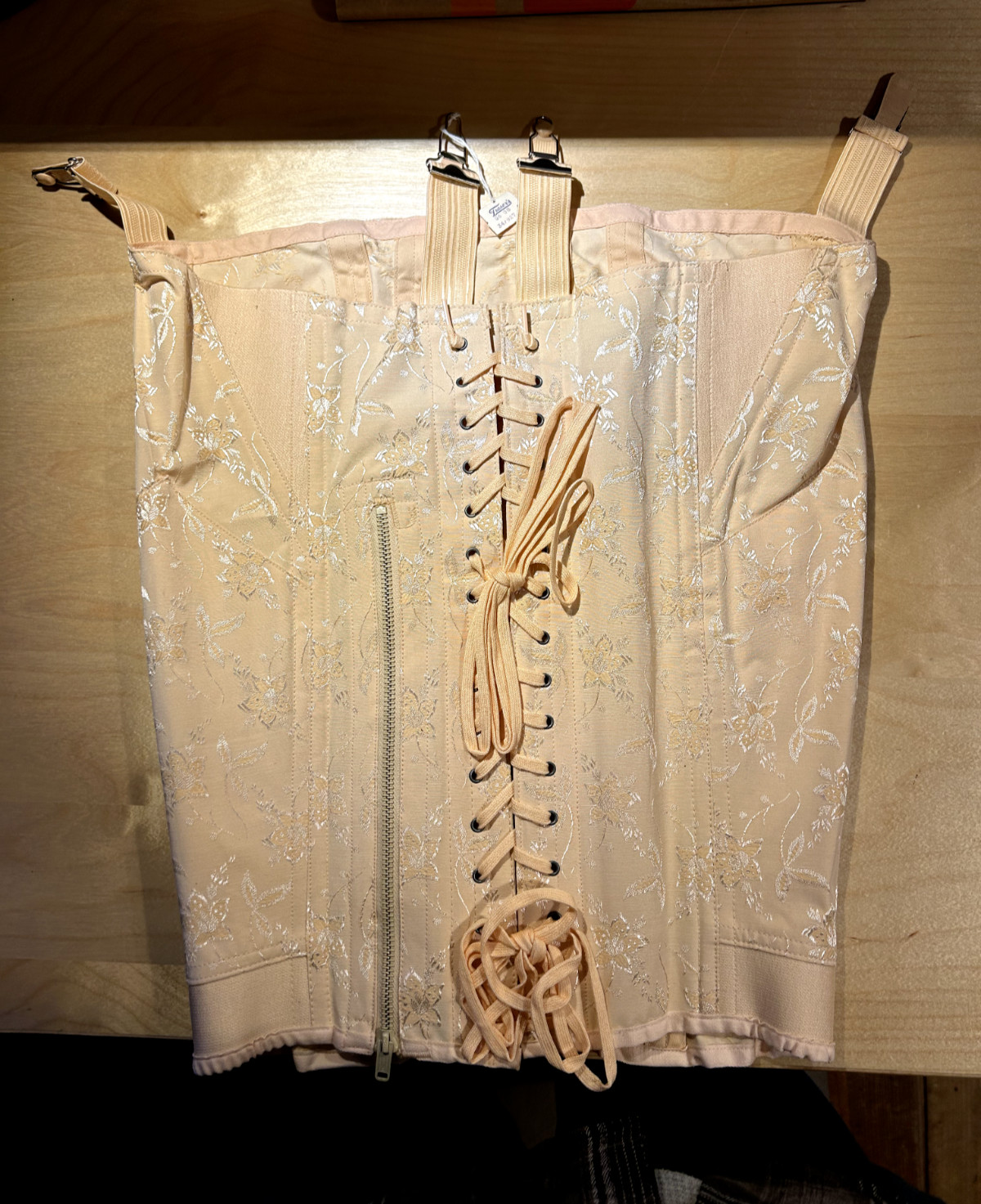 Vintage 1960s Nude Lady Figure Builder Girdle/ Linger… - Gem