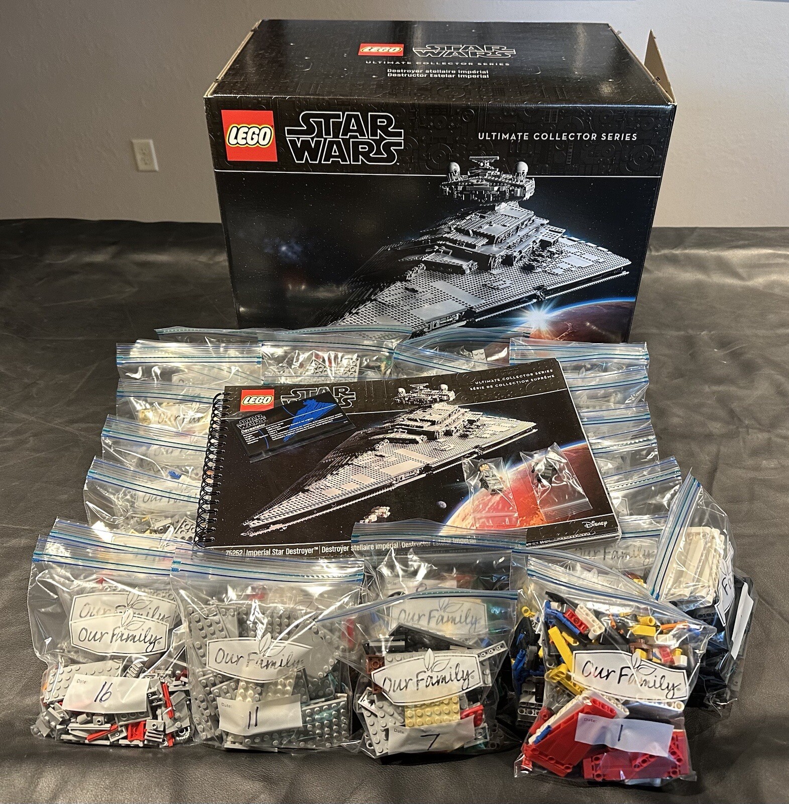 LEGO Star Wars UCS Imperial Star Destroyer 75252 100% COMPLETE READ ...