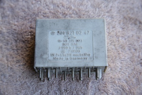 Mercedes W124 W126 SE/SEL/SEC W201 190 W202 Control Unit Relay A ...