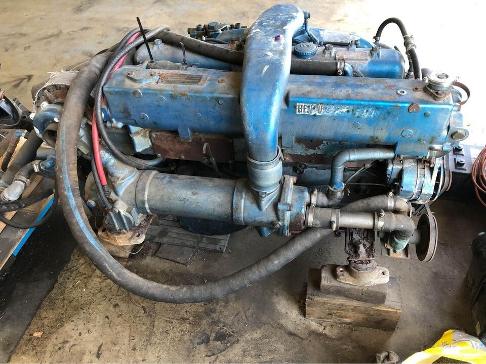 Renault RC210DS , 210 HP MARINE DIESEL ENGINE Twin Disc Transmission | eBay