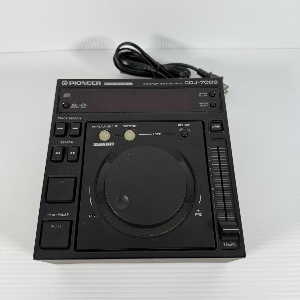 PIONEER CDJ-700S Professional DJ CD Player - Powers On- Read!! | eBay
