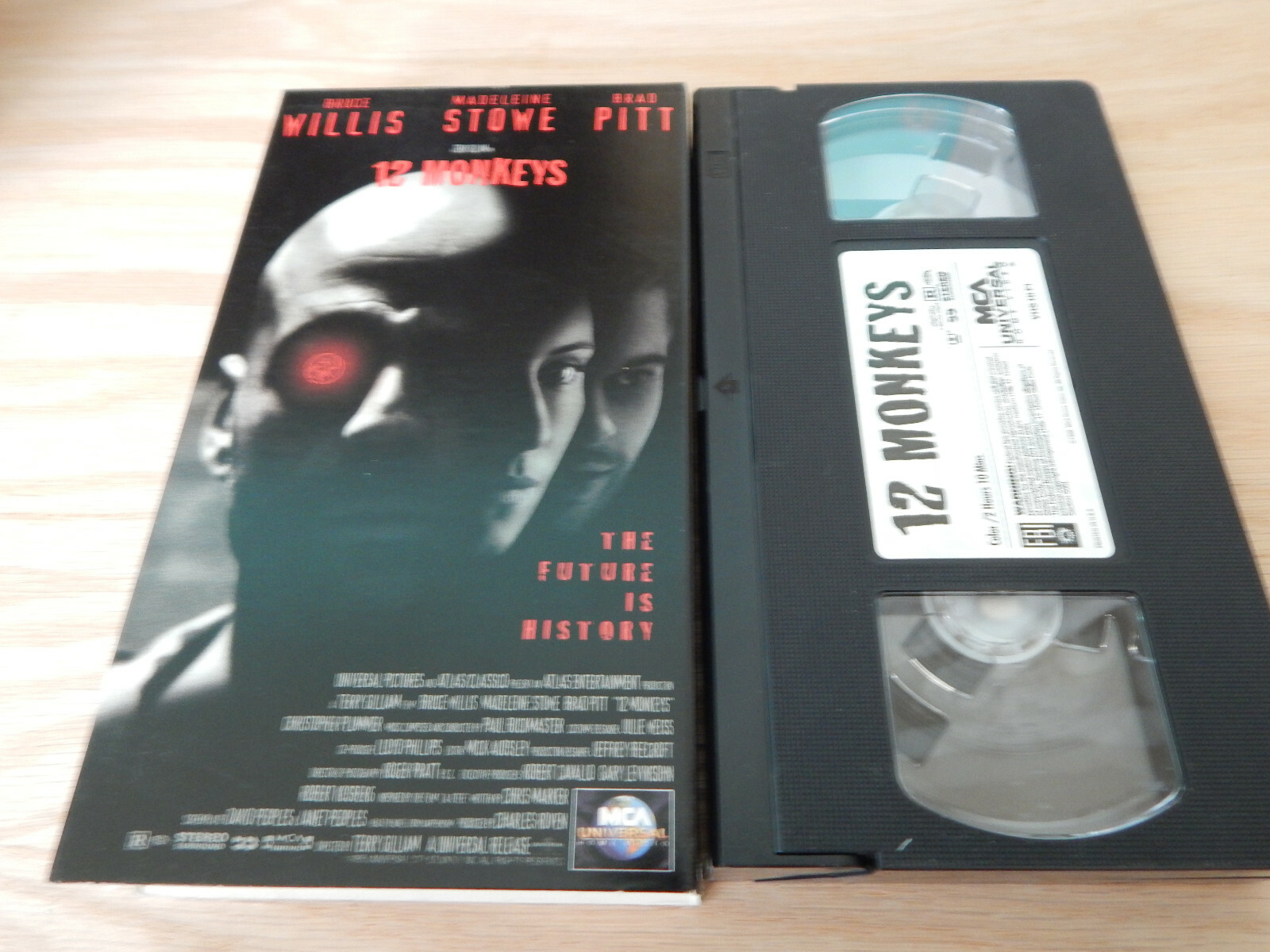 12 Monkeys (VHS, 1997, Widescreen, Universal Home Video) 96898278539| eBay