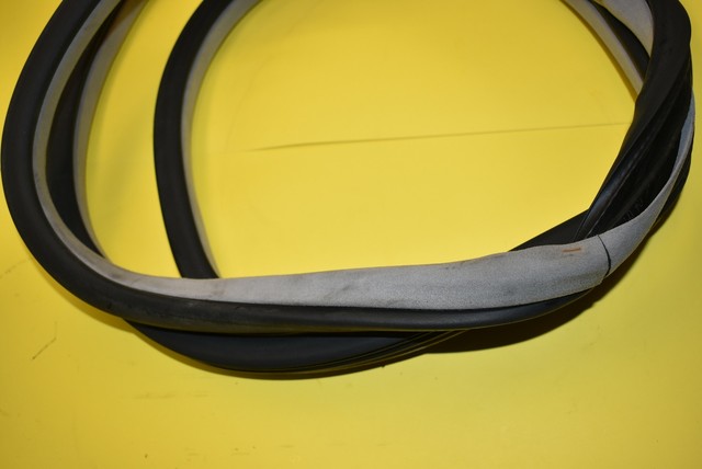Genuine Mercedes-Benz Surround Weather-Strip 164-690-08-76-7L53 for ...