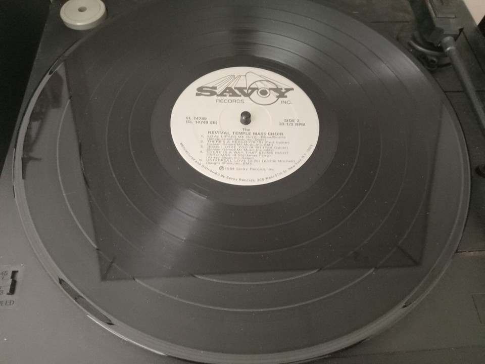 Bishop Jeff Banks & The Revival Temple Mass Choir Love Lifted Me Savoy ...