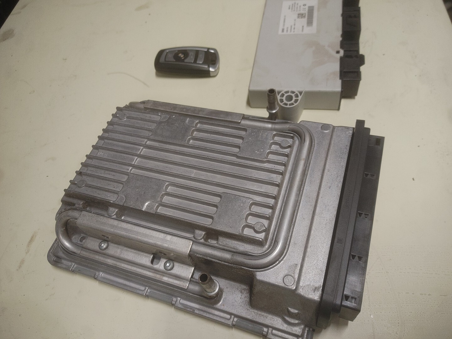 09-13 BMW F01 F10 F12 F07 N63 ECU DME ENGINE IGNITION CAS KEY MODULE ...