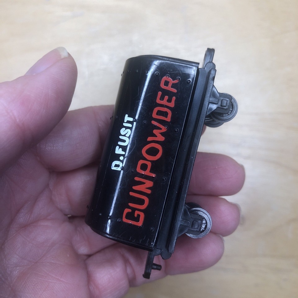 ERTL Thomas the Tank Engine & Friends D. Fusit Gunpowder PLASTIC Tanker ...