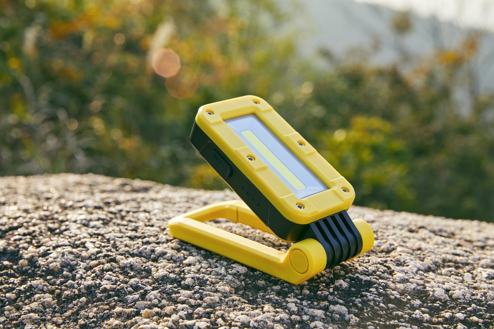 Olight Swivel Yellow COB/ LED Foldable Work Light, 180 Deg Clip Stand ...