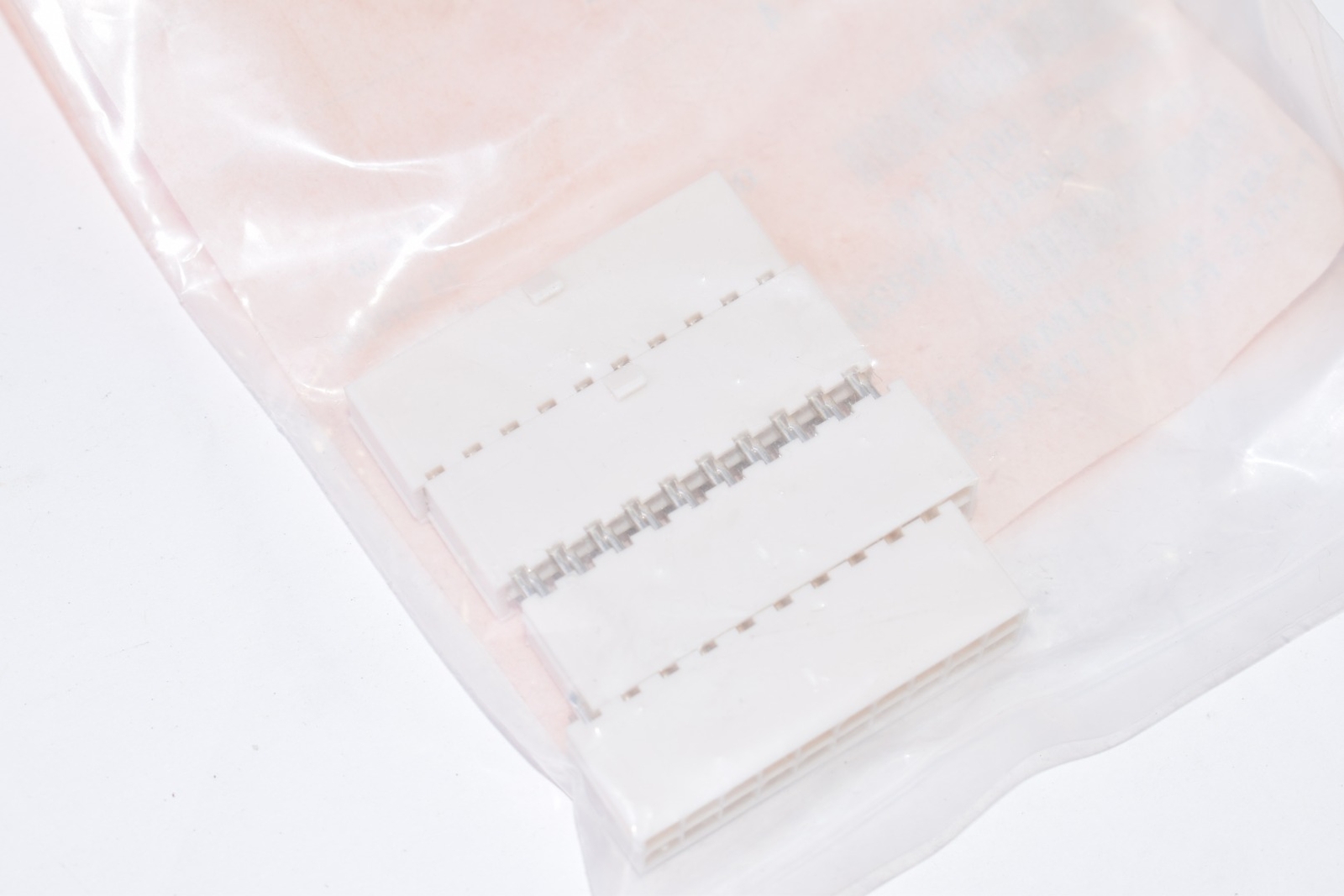 Lot of 4 NEW Molex 39-28-8200 Headers & Wire Housings 20 CKT VERT ...