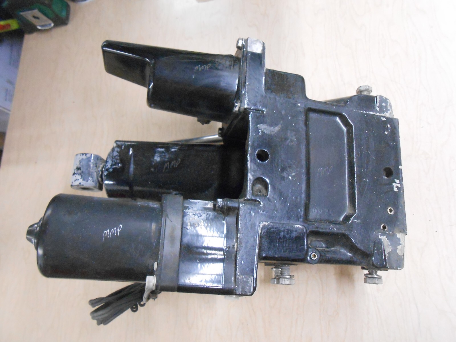 8M0168222, 855998A11 Mercury 1992 200hp XRI 0D131125 Power Trim ...