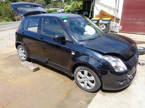 Suzuki Swift 2008 R/H Front Door | eBay Australia