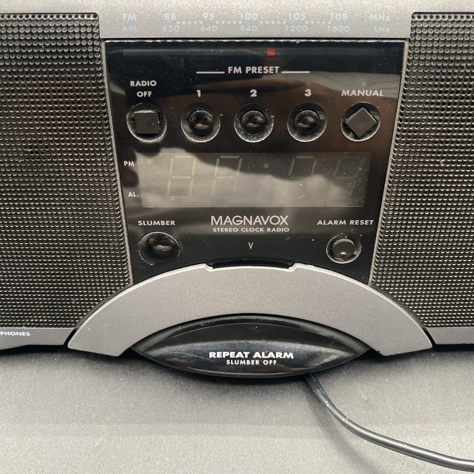 Magnavox AJ3710/17 stereo clock radio AM/FM alarm black line-in ...