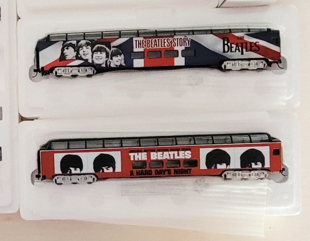 HAWTHORNE VILLAGE THE BEATLES EXPRESS HO SCALE ELECTRIC TRAIN SET 4 CAR ...
