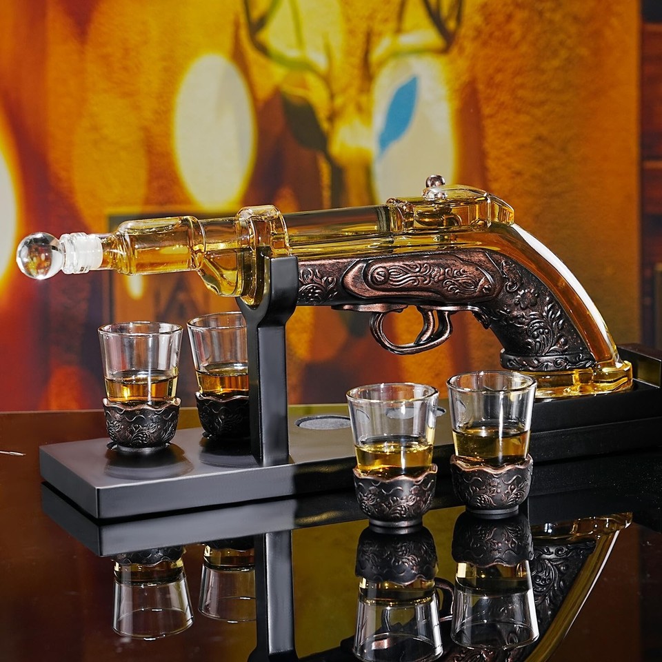 Gun Whisky Decanter Set with 4 Shot Glasses,Cool,Unique Gifts for Men ...