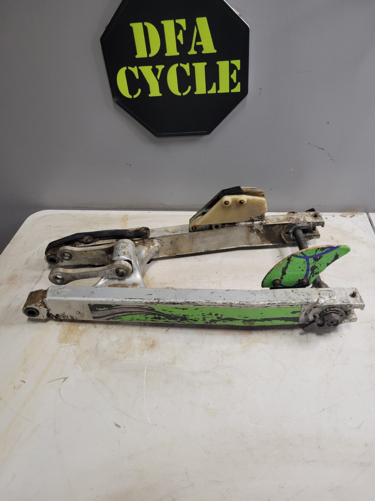 🔥 91 92 93 94 KAWASAKI KDX 250 KDX250 SWINGARM OEM REAR SWING ARM 33001 ...