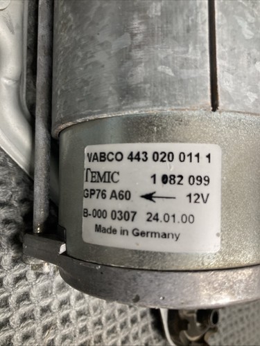 2000-06 BMW X5 Rear suspension Air level compressor. Pump WABCO443 020 ...