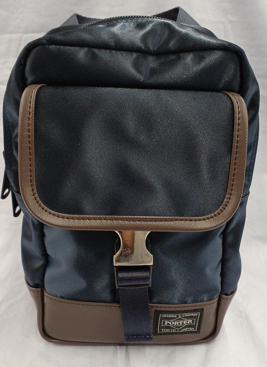 LOUIS VUITTON Model number: Navy body bag - Gem