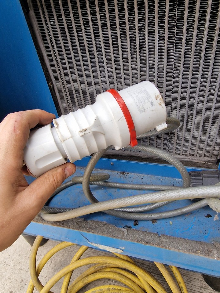 Boge S15 Screw Air Compressor 3 Phase 60 CFM 8.0 BAR - Includes Hose ...