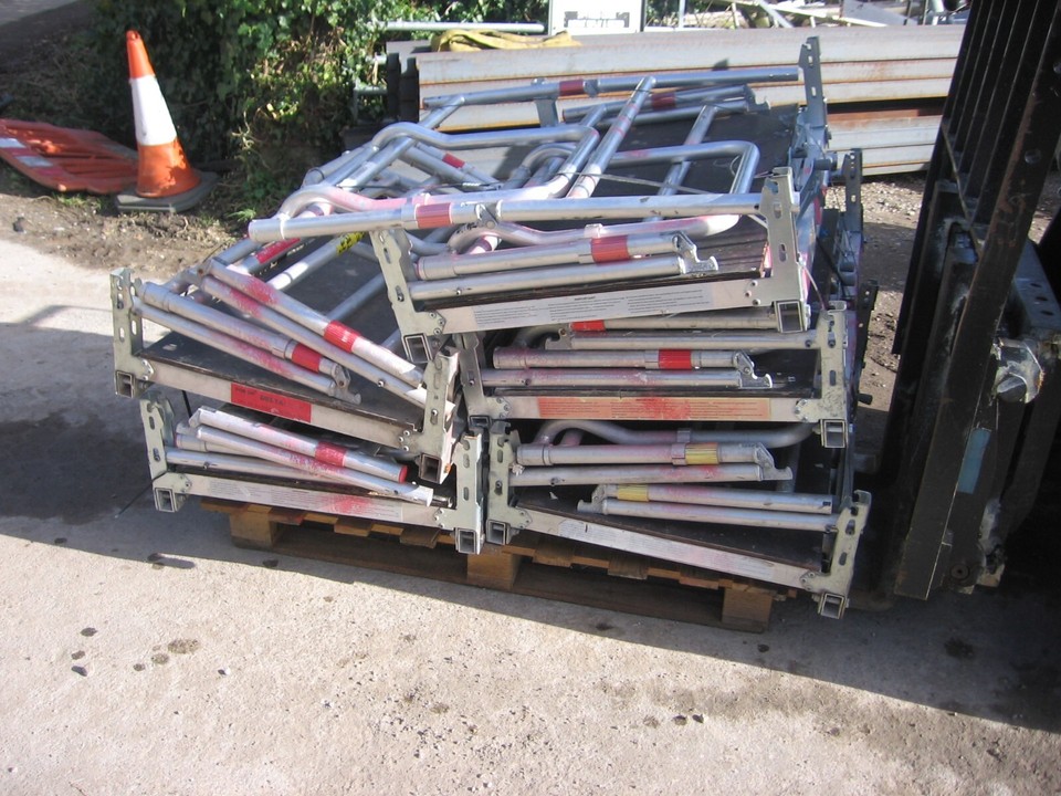 DELTA DECK POP UP PODIUM WORK PLATFORM, FOLDS FLAT, CHOICE OF 12 ...