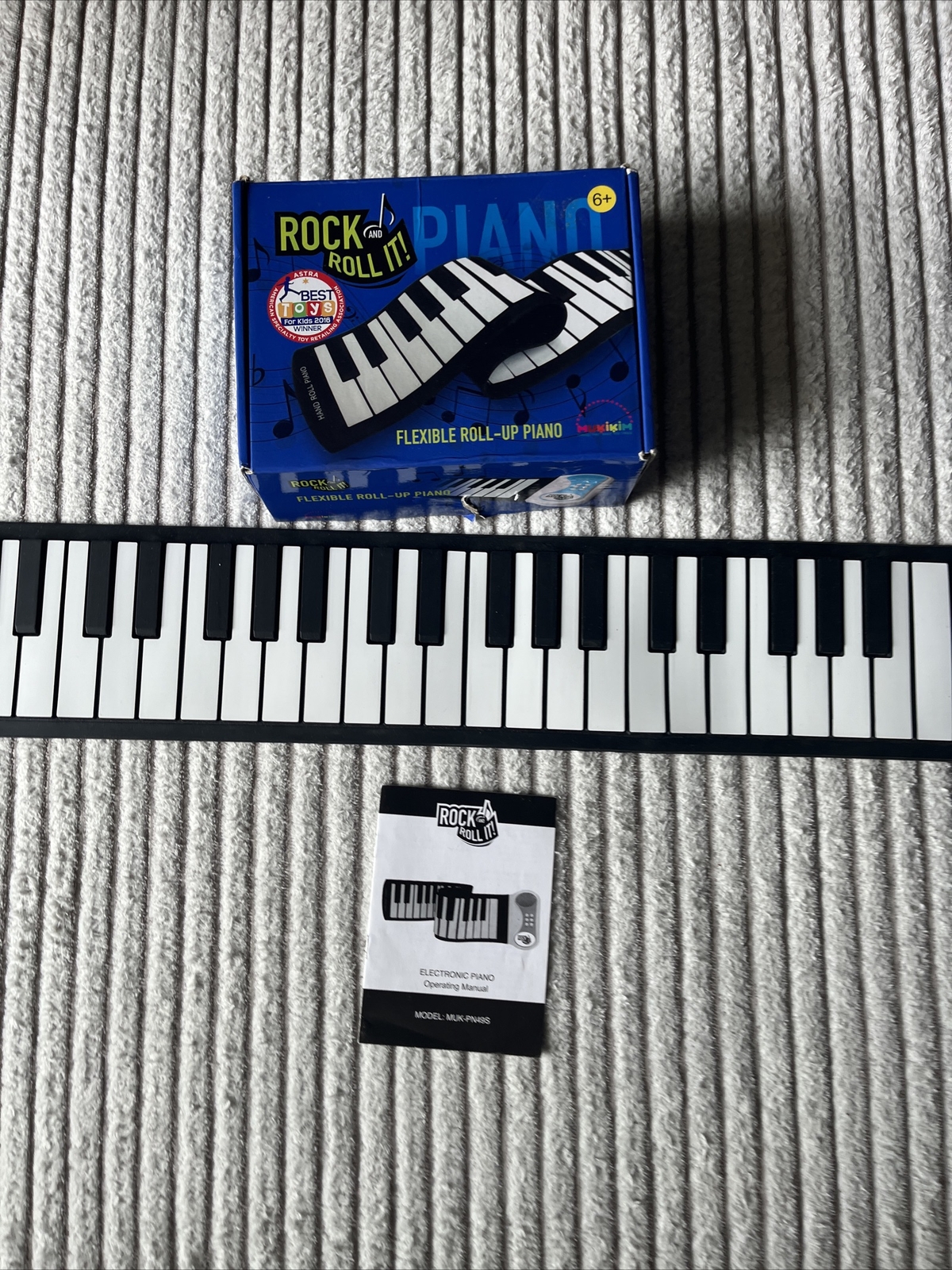Mukikim Rock and Roll It Piano Flexible Roll-Up Electronic Keyboard 49 ...