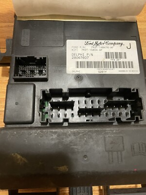 07 FORD MUSTANG OEM BODY CONTROL MODULE BCM FUSE BOX 7r3t 14b476 Af | eBay