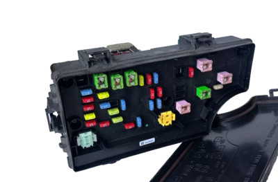 2011 - 2014 Jeep Patriot Compass Fuse Box Relay Control Module ...
