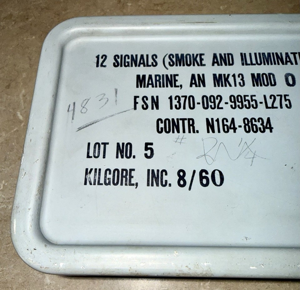 US Military ~ Vietnam ~ Marine Smoke & Illumination Signal Flare Box ...