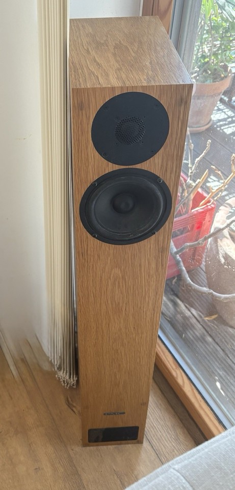 PMC Twenty 23 Oak Wood Pair Hi-Fi Speakers West London Pick Up London ...