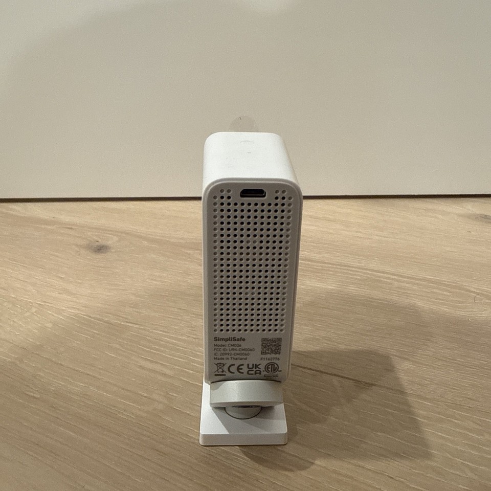 New SimpliSafe Wireless Indoor Security Camera Smart Alarm Night Motion ...