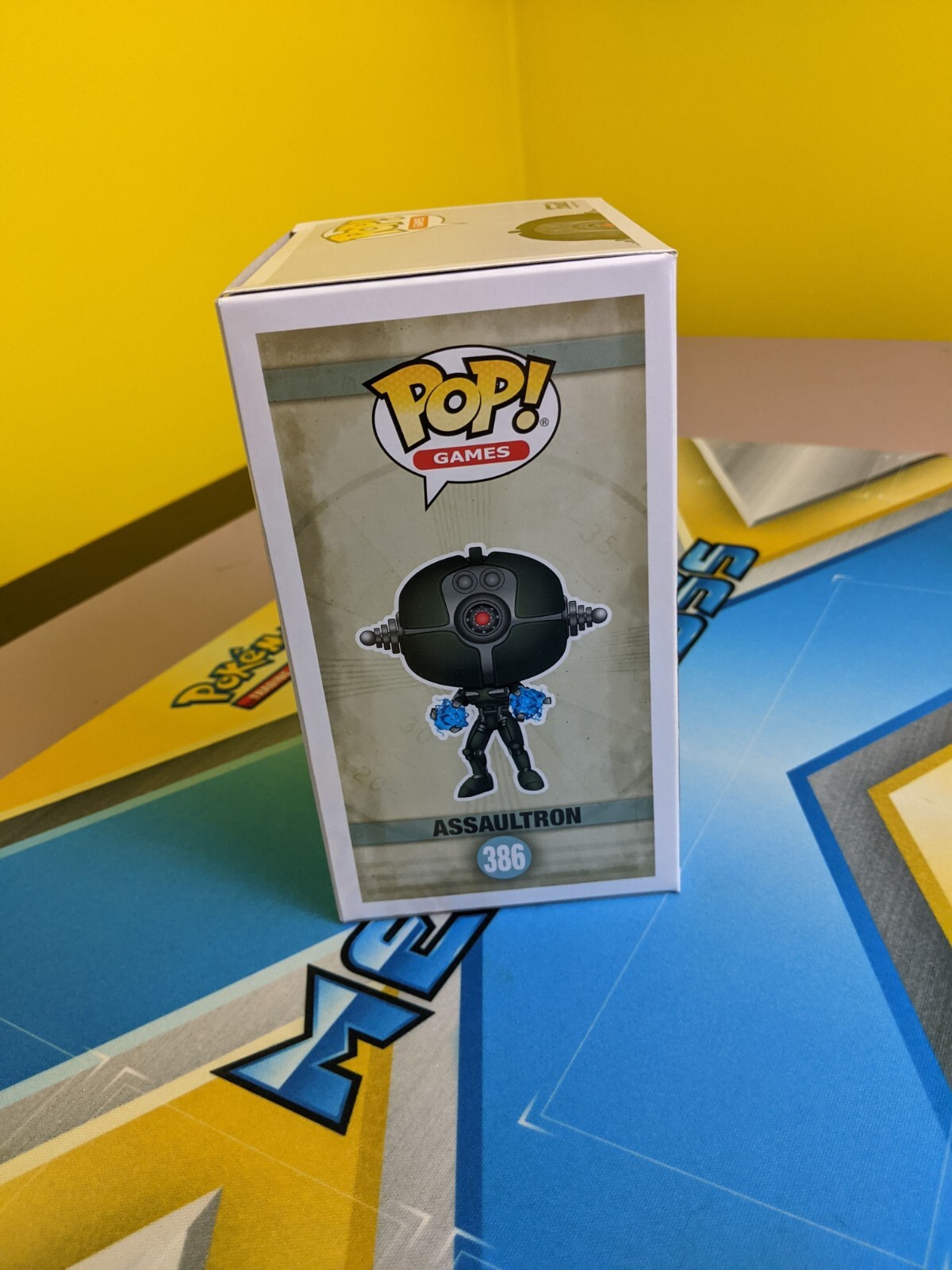 Assaultron Vinyl Figure - Fallout - Funko Pop - #386 - Fall Convention ...