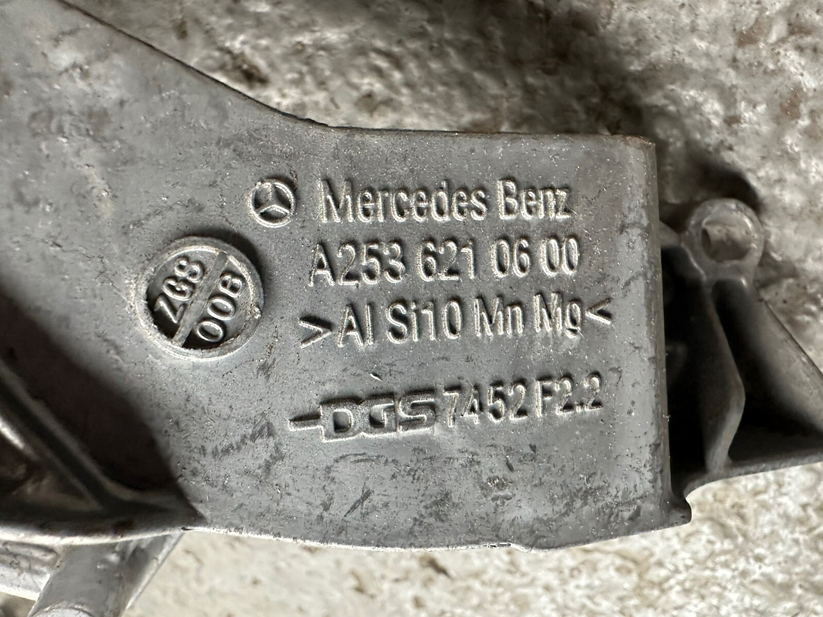 Mercedes GLC W253 Front Right/left Support Brackets pair A2536210700 ...