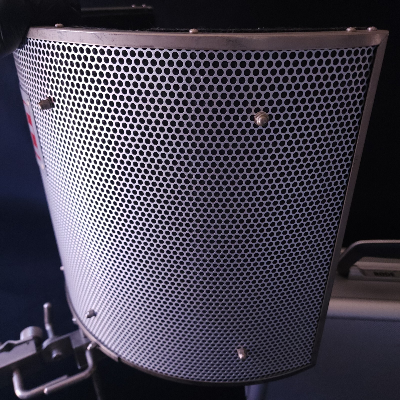 sE Electronics Reflexion Filter PRO Vocal Booth Sound Damper w/ Rode ...