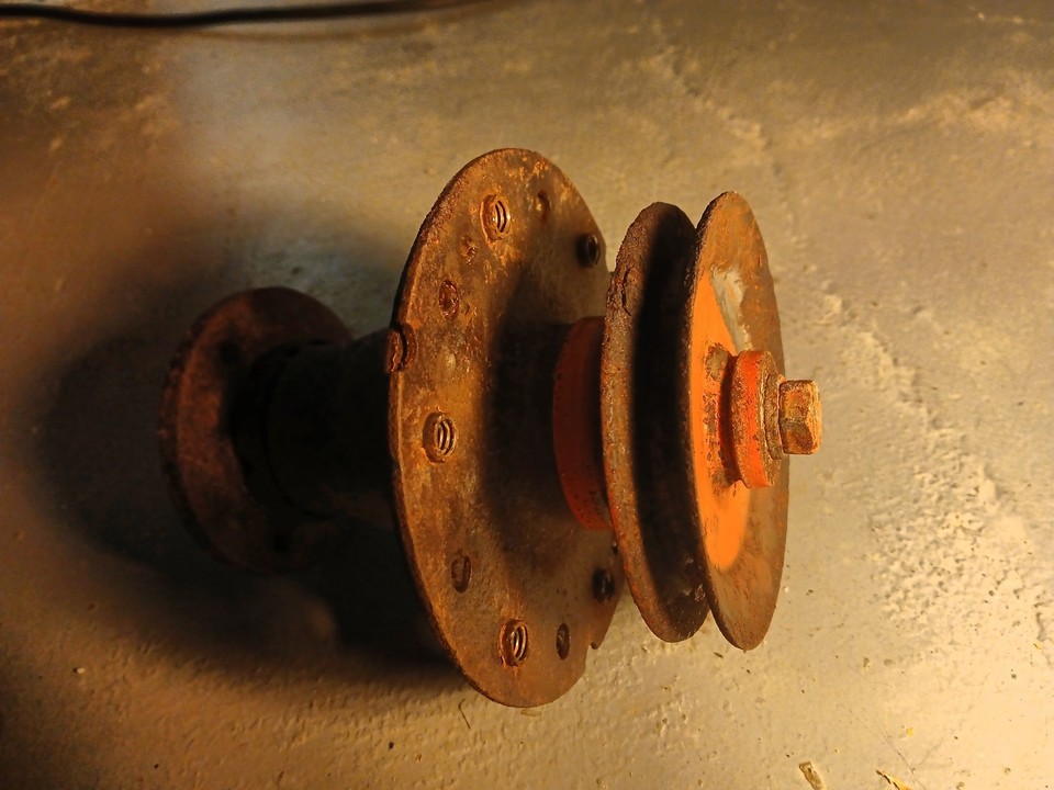 Simplicity Mower Deck Spindle Outer Arbor + New Bolts | eBay