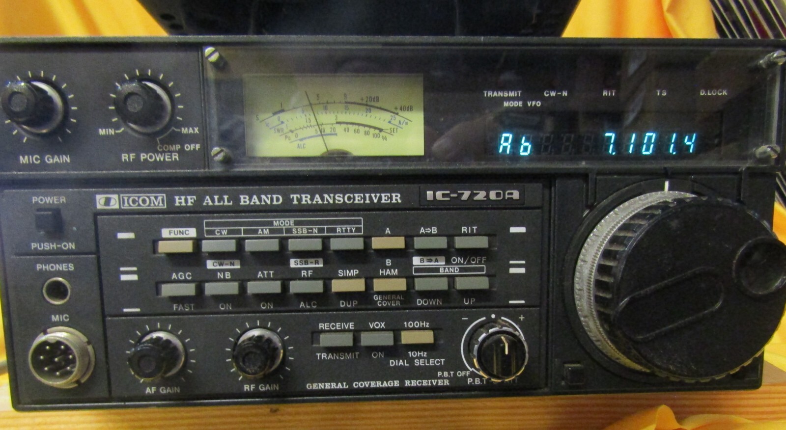 ICOM IC-720A All Band Radio Transceiver & ICOM IC P515 POWER SUPPLY HAM ...