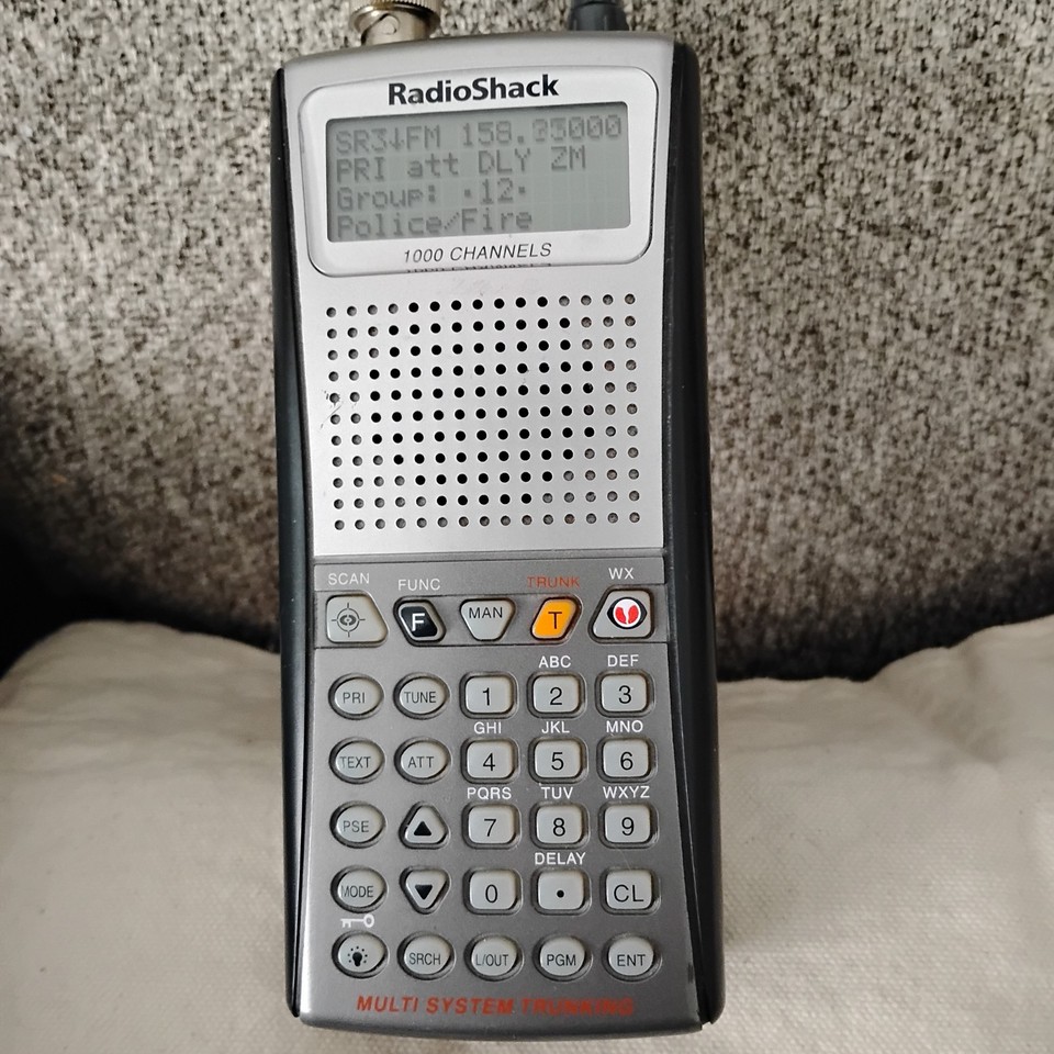 RADIO SHACK PRO-97 1000 Channel Scanner-works-very sensitive recieve | eBay